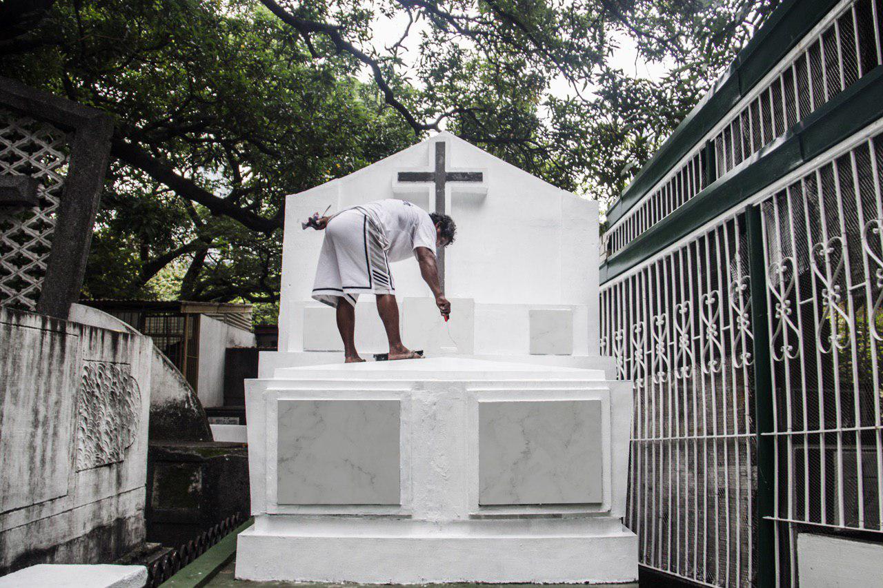 Living among the dead: The life of a public cemetery worker – The LaSallian