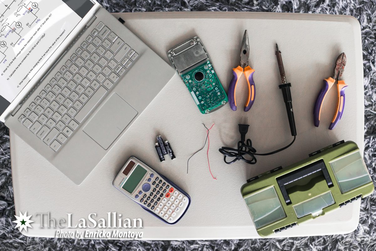 Testing the limits: Integrating Physics lab classes with online ...