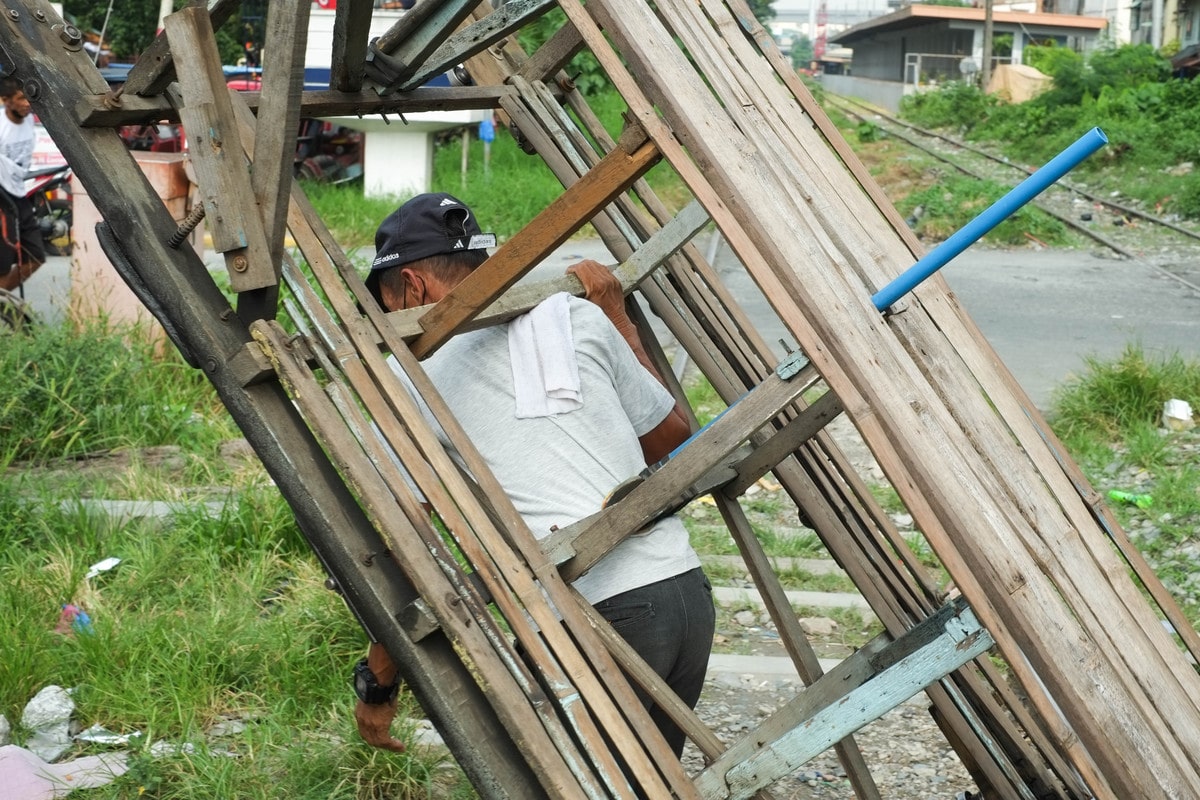 Between trains, on tracks: The trolleys that ply the PNR – The LaSallian